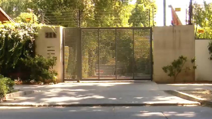 Abogado de Daniel Sauer cuestiona remate de casa en Las Condes | T13 Abogado de Daniel Sauer cuestiona remate de casa en Las Condes | T13
